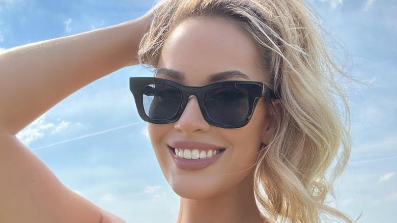 Paige Spiranac, the 'World's Strongest Zipper' sends fans wild in a ...